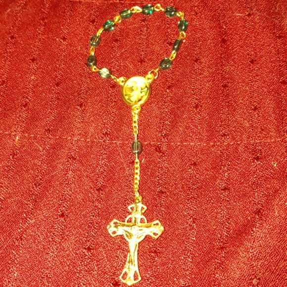 Vintage | Jewelry | Vintage Green Glass Gold Handheld Small Rosary ...